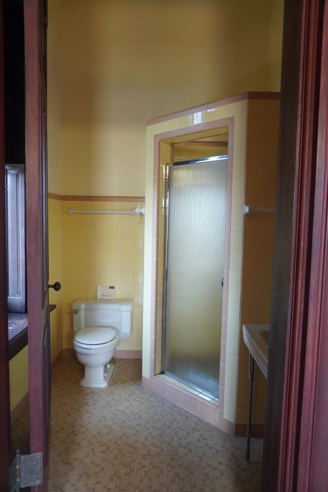 Bishop’s Bathroom | 3jmann