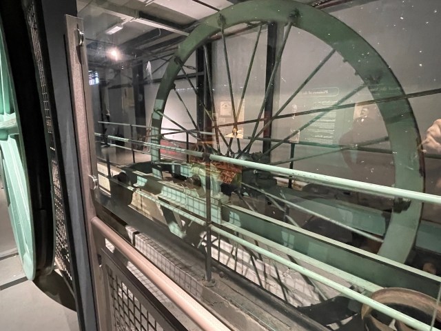 Wheel Inside the Winding House | 3jmann